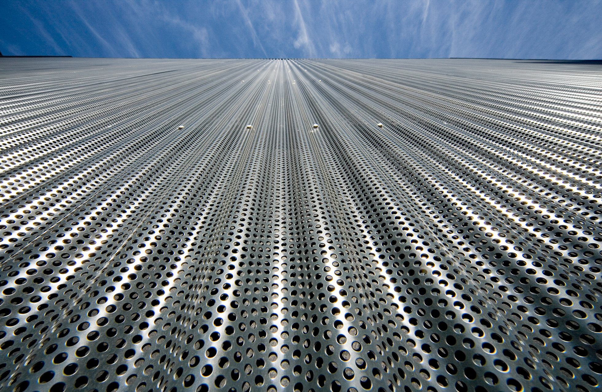 GRAMM GmbH & Co. KG | Dach und Fassade - Fassaden aus Lochblech